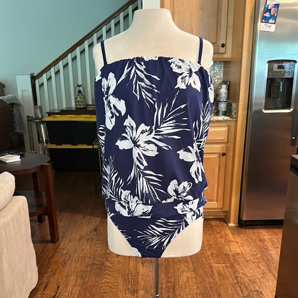 VENUS | Swim | Sz 4 Venus Navy And White Floral Tankini Swimsuit Set ...